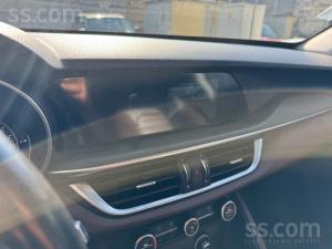 Zils Alfa Romeo Stelvio 2017 Rīga, ar dzinēja tilpumu 2.20 L un nobraukumu 106 tūkst. km par 19900 €, foto 26 vietnē AUTOMOTO.COM.LV