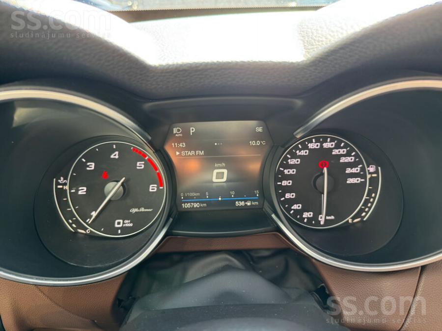 Zils Alfa Romeo Stelvio 2017 Rīga, ar dzinēja tilpumu 2.20 L un nobraukumu 106 tūkst. km par 19900 €, foto 30 vietnē AUTOMOTO.COM.LV