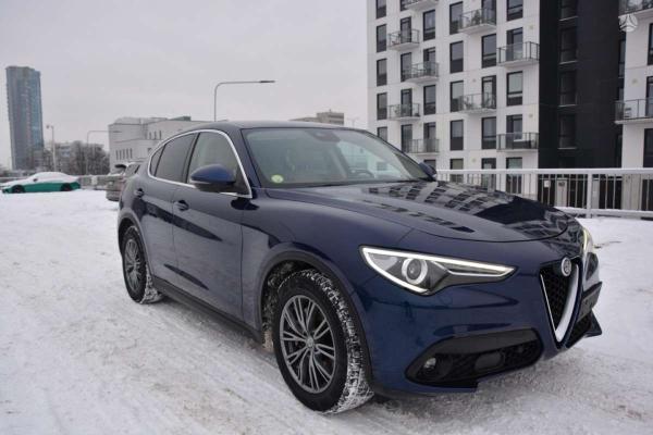 Blue Alfa Romeo Stelvio 2018 in Vilnius, with an engine capacity of 2.14 L and mileage of 143 thousand km for 15599 €, photo 3 on AUTOMOTO.COM.LV