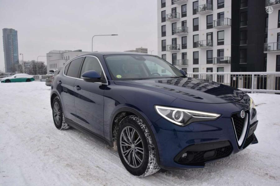 Blue Alfa Romeo Stelvio 2018 in Vilnius, with an engine capacity of 2.14 L and mileage of 143 thousand km for 15599 €, photo 3 on AUTOMOTO.COM.LV