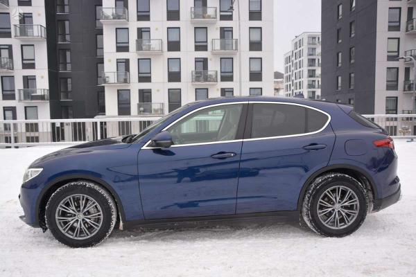 Blue Alfa Romeo Stelvio 2018 in Vilnius, with an engine capacity of 2.14 L and mileage of 143 thousand km for 15599 €, photo 7 on AUTOMOTO.COM.LV