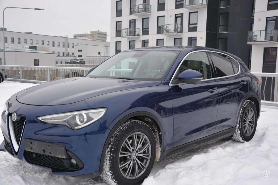 Blue Alfa Romeo Stelvio 2018 in Vilnius, with an engine capacity of 2.14 L and mileage of 143 thousand km for 15599 €, photo 10 on AUTOMOTO.COM.LV