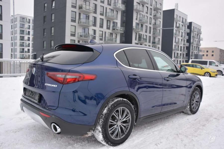 Blue Alfa Romeo Stelvio 2018 in Vilnius, with an engine capacity of 2.14 L and mileage of 143 thousand km for 15599 €, photo 14 on AUTOMOTO.COM.LV