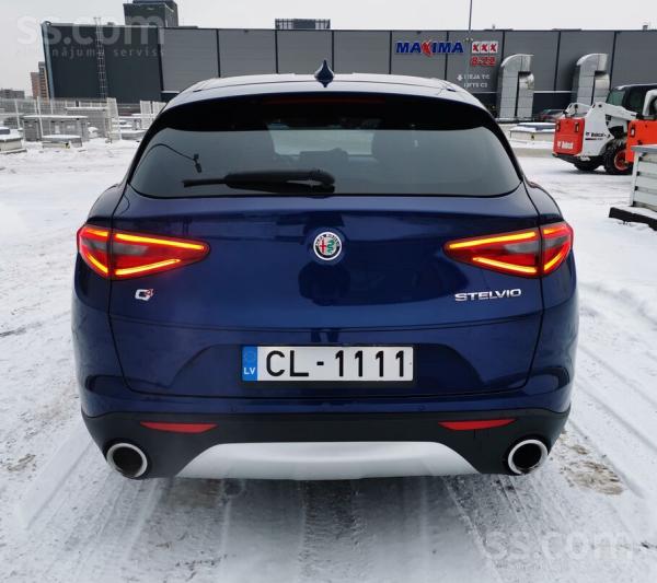 Zils Alfa Romeo Stelvio 2018 Rīga, ar dzinēja tilpumu 2.20 L un nobraukumu 169 tūkst. km par 19500 €, foto 2 vietnē AUTOMOTO.COM.LV