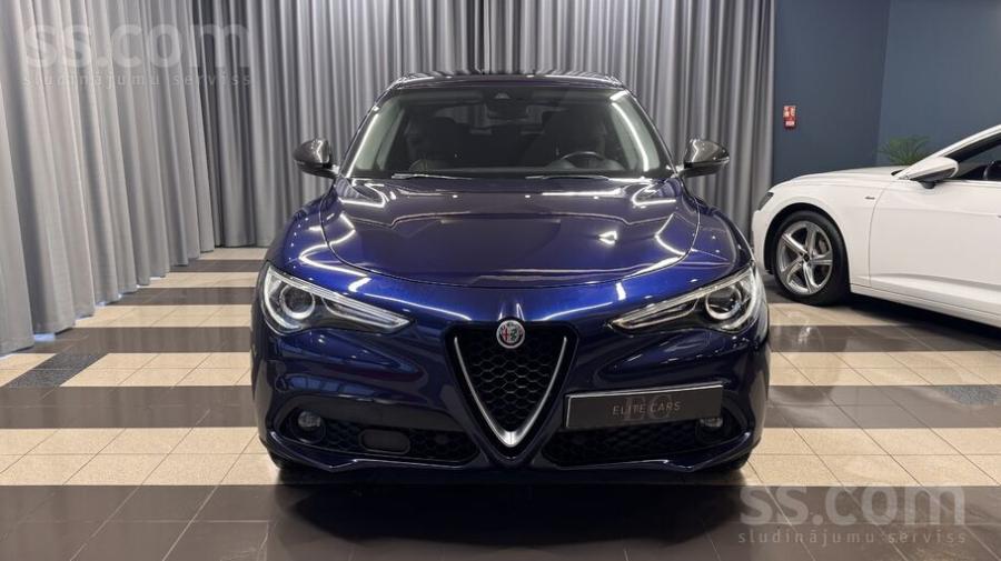 Zils Alfa Romeo Stelvio 2018 Rīga, ar dzinēja tilpumu 2.20 L un nobraukumu 169 tūkst. km par 19990 €, foto 2 vietnē AUTOMOTO.COM.LV