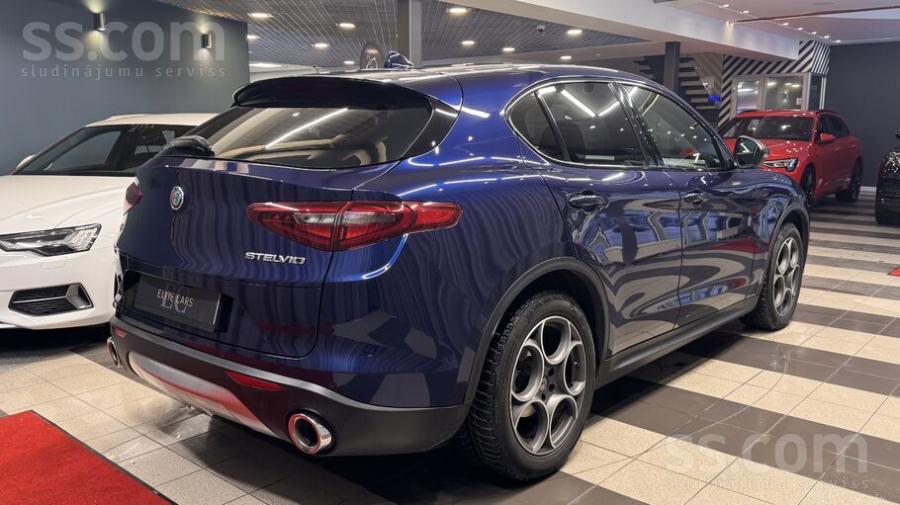 Zils Alfa Romeo Stelvio 2018 Rīga, ar dzinēja tilpumu 2.20 L un nobraukumu 169 tūkst. km par 19990 €, foto 5 vietnē AUTOMOTO.COM.LV