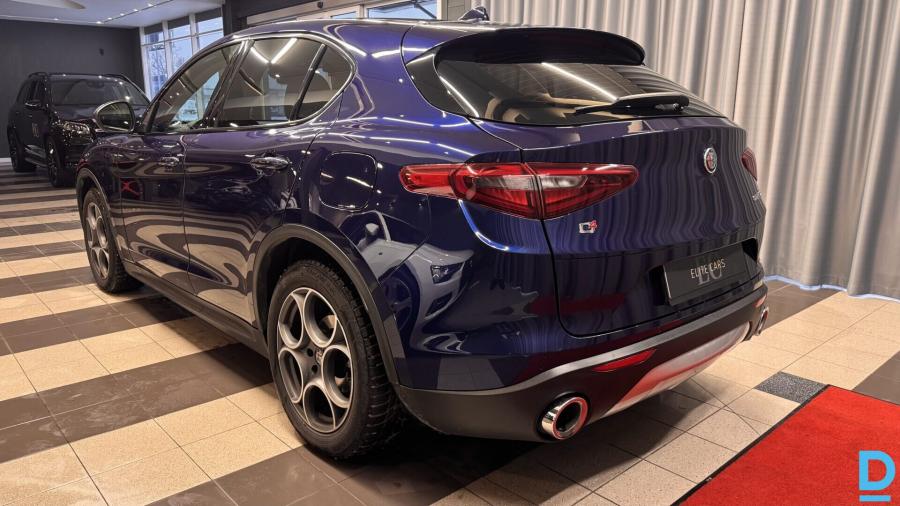 Zils Alfa Romeo Stelvio 2018 Mārupe, ar dzinēja tilpumu 2.20 L un nobraukumu 169 tūkst. km par 19990 €, foto 4 vietnē AUTOMOTO.COM.LV