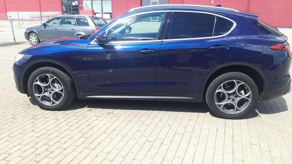 Blue Alfa Romeo Stelvio 2018 in Kaunas, with an engine capacity of 2.00 L and mileage of 282 thousand km for 14700 €, photo 8 on AUTOMOTO.COM.LV