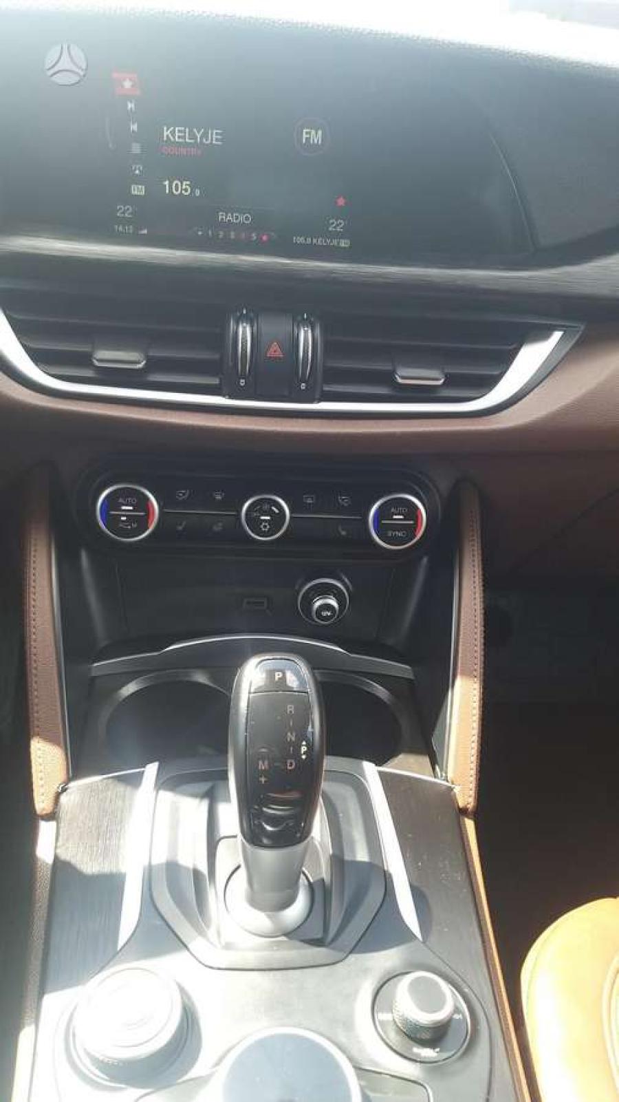 Zils Alfa Romeo Stelvio 2018 Kauņa, ar dzinēja tilpumu 2.00 L un nobraukumu 282 tūkst. km par 14700 €, foto 4 vietnē AUTOMOTO.COM.LV