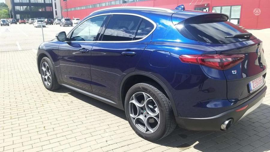 Zils Alfa Romeo Stelvio 2018 Kauņa, ar dzinēja tilpumu 2.00 L un nobraukumu 282 tūkst. km par 14700 €, foto 12 vietnē AUTOMOTO.COM.LV