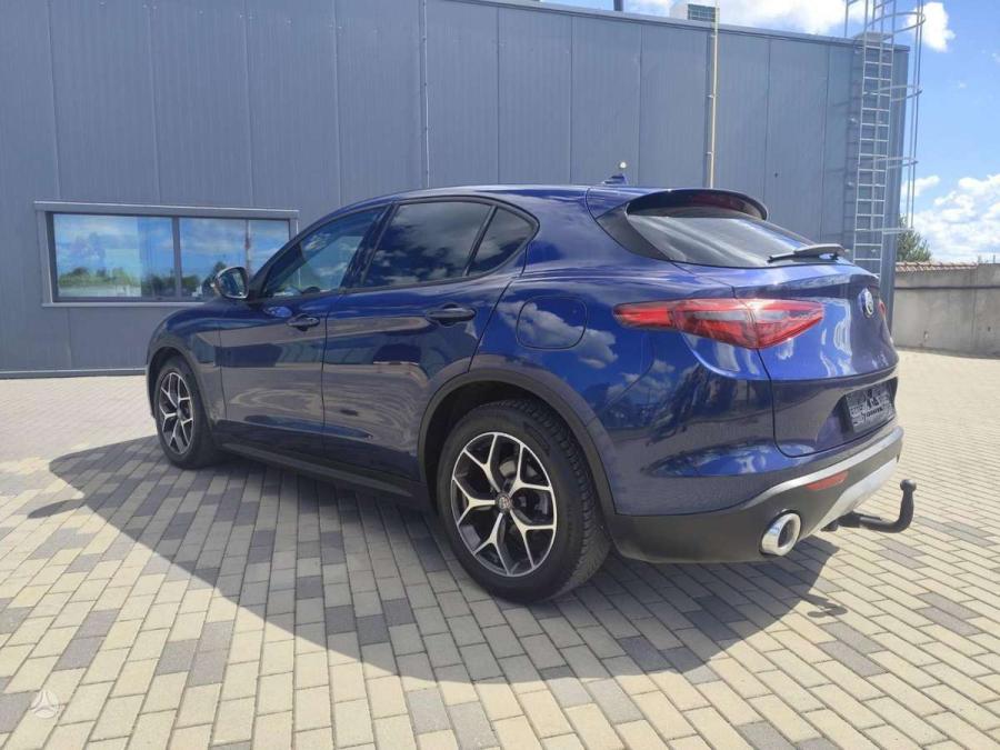 Blue Alfa Romeo Stelvio 2019 in Siauliai, with an engine capacity of 2.20 L and mileage of 205 thousand km for 12900 €, photo 6 on AUTOMOTO.COM.LV