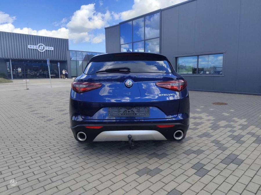 Blue Alfa Romeo Stelvio 2019 in Siauliai, with an engine capacity of 2.20 L and mileage of 205 thousand km for 12900 €, photo 8 on AUTOMOTO.COM.LV