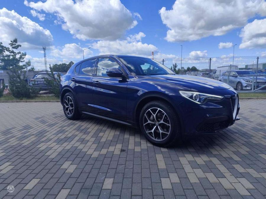 Blue Alfa Romeo Stelvio 2019 in Siauliai, with an engine capacity of 2.20 L and mileage of 205 thousand km for 12900 €, photo 15 on AUTOMOTO.COM.LV