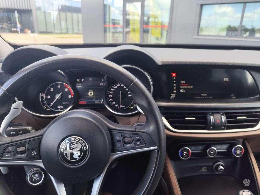 Blue Alfa Romeo Stelvio 2019 in Siauliai, with an engine capacity of 2.20 L and mileage of 205 thousand km for 12900 €, photo 21 on AUTOMOTO.COM.LV