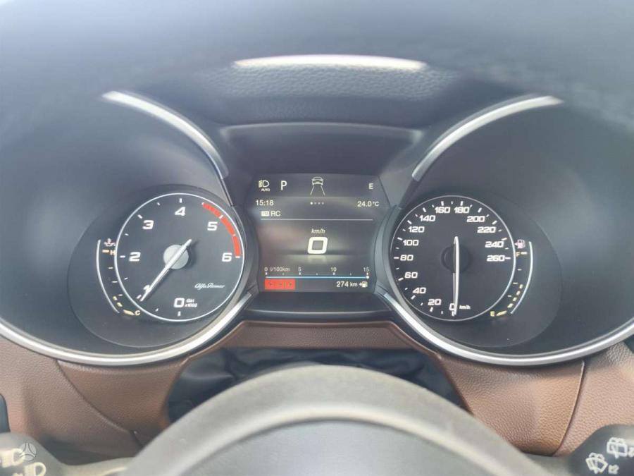 Blue Alfa Romeo Stelvio 2019 in Siauliai, with an engine capacity of 2.20 L and mileage of 205 thousand km for 12900 €, photo 23 on AUTOMOTO.COM.LV
