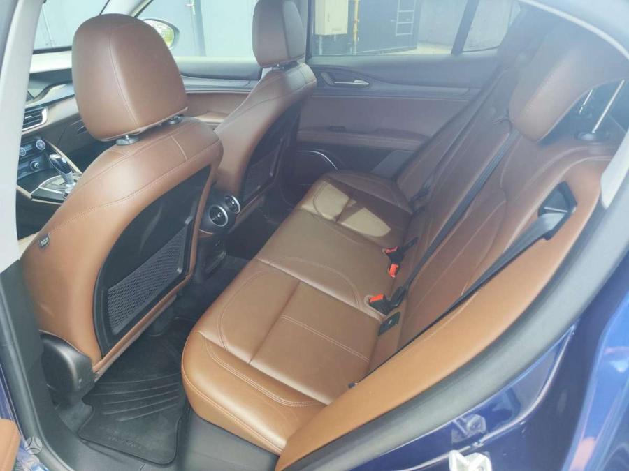 Blue Alfa Romeo Stelvio 2019 in Siauliai, with an engine capacity of 2.20 L and mileage of 205 thousand km for 12900 €, photo 24 on AUTOMOTO.COM.LV