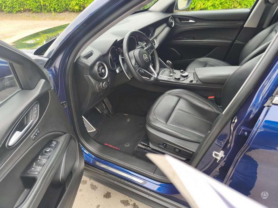 Zils Alfa Romeo Stelvio 2019 Kelmė, ar dzinēja tilpumu 2.14 L un nobraukumu 320 tūkst. km par 11400 €, foto 12 vietnē AUTOMOTO.COM.LV