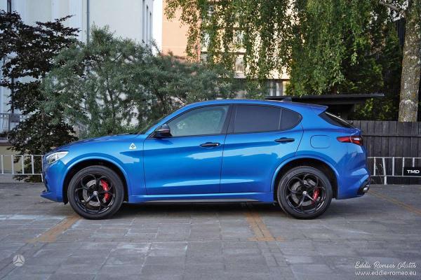 Blue Alfa Romeo Stelvio 2019 in Vilnius, with an engine capacity of 2.89 L and mileage of 159 thousand km for 39950 €, photo 4 on AUTOMOTO.COM.LV