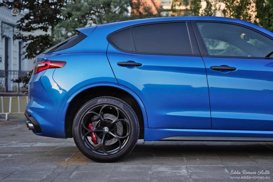 Blue Alfa Romeo Stelvio 2019 in Vilnius, with an engine capacity of 2.89 L and mileage of 159 thousand km for 39950 €, photo 12 on AUTOMOTO.COM.LV