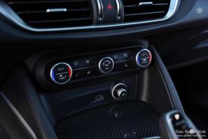 Blue Alfa Romeo Stelvio 2019 in Vilnius, with an engine capacity of 2.89 L and mileage of 159 thousand km for 39950 €, photo 35 on AUTOMOTO.COM.LV