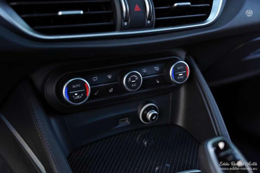 Blue Alfa Romeo Stelvio 2019 in Vilnius, with an engine capacity of 2.89 L and mileage of 159 thousand km for 39950 €, photo 35 on AUTOMOTO.COM.LV