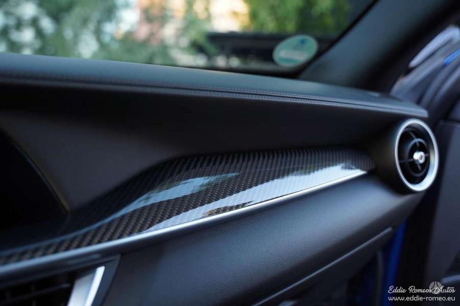 Blue Alfa Romeo Stelvio 2019 in Vilnius, with an engine capacity of 2.89 L and mileage of 159 thousand km for 39950 €, photo 36 on AUTOMOTO.COM.LV