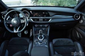 Blue Alfa Romeo Stelvio 2019 in Vilnius, with an engine capacity of 2.89 L and mileage of 159 thousand km for 39950 €, photo 40 on AUTOMOTO.COM.LV