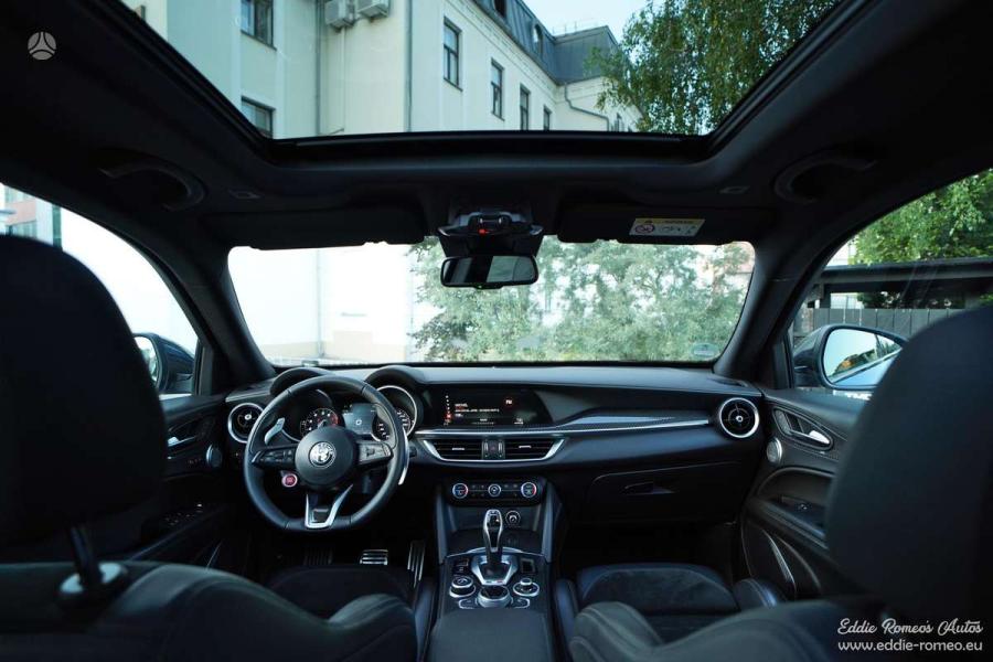 Blue Alfa Romeo Stelvio 2019 in Vilnius, with an engine capacity of 2.89 L and mileage of 159 thousand km for 39950 €, photo 43 on AUTOMOTO.COM.LV