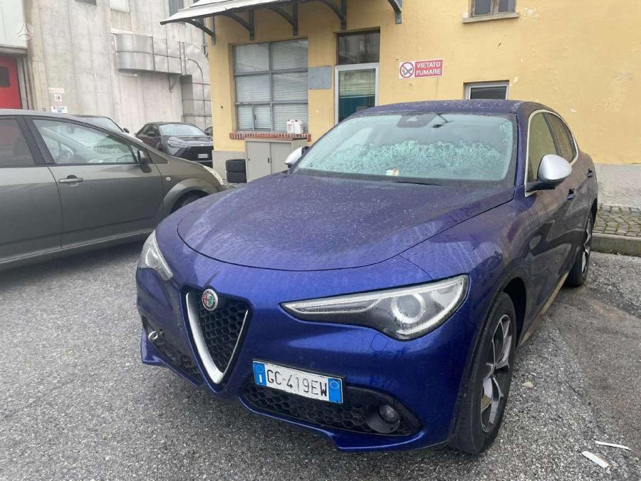 Zils Alfa Romeo Stelvio 2020 Viļņa, ar dzinēja tilpumu 2.14 L un nobraukumu 276 tūkst. km par 7700 €, foto 1 vietnē AUTOMOTO.COM.LV
