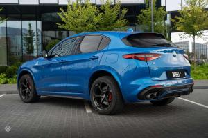 Blue Alfa Romeo Stelvio 2020 in Vilnius, with an engine capacity of 2.89 L and mileage of 33 thousand km for 46000 €, photo 4 on AUTOMOTO.COM.LV