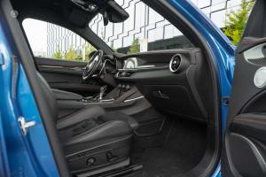 Blue Alfa Romeo Stelvio 2020 in Vilnius, with an engine capacity of 2.89 L and mileage of 33 thousand km for 46000 €, photo 18 on AUTOMOTO.COM.LV
