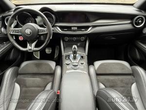 Синий Альфа Ромео Стелвио 2020 в Таллин, объемом двигателя 2.90 л и пробегом 62 тыс. км за 45900 €, фото 13 на AUTOMOTO.COM.LV