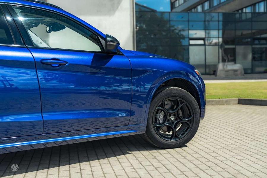 Zils Alfa Romeo Stelvio 2021 Klaipėda, ar dzinēja tilpumu 2.00 L un nobraukumu 13 tūkst. km par 29990 €, foto 17 vietnē AUTOMOTO.COM.LV