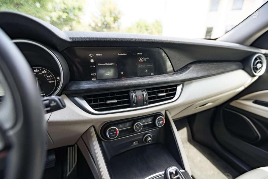 Zils Alfa Romeo Stelvio 2021 Klaipėda, ar dzinēja tilpumu 2.00 L un nobraukumu 13 tūkst. km par 29990 €, foto 25 vietnē AUTOMOTO.COM.LV