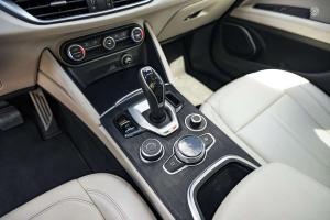 Zils Alfa Romeo Stelvio 2021 Klaipėda, ar dzinēja tilpumu 2.00 L un nobraukumu 13 tūkst. km par 29990 €, foto 28 vietnē AUTOMOTO.COM.LV