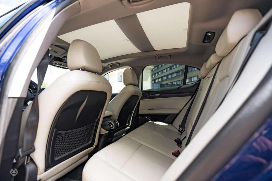 Zils Alfa Romeo Stelvio 2021 Klaipėda, ar dzinēja tilpumu 2.00 L un nobraukumu 13 tūkst. km par 29990 €, foto 29 vietnē AUTOMOTO.COM.LV