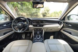 Zils Alfa Romeo Stelvio 2021 Klaipėda, ar dzinēja tilpumu 2.00 L un nobraukumu 13 tūkst. km par 29990 €, foto 30 vietnē AUTOMOTO.COM.LV
