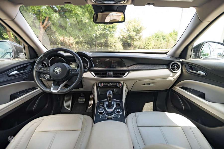 Zils Alfa Romeo Stelvio 2021 Klaipėda, ar dzinēja tilpumu 2.00 L un nobraukumu 13 tūkst. km par 29990 €, foto 30 vietnē AUTOMOTO.COM.LV