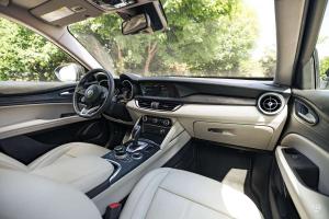Zils Alfa Romeo Stelvio 2021 Klaipėda, ar dzinēja tilpumu 2.00 L un nobraukumu 13 tūkst. km par 29990 €, foto 31 vietnē AUTOMOTO.COM.LV