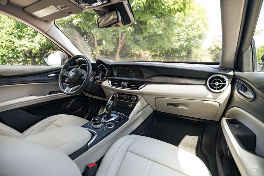 Zils Alfa Romeo Stelvio 2021 Klaipėda, ar dzinēja tilpumu 2.00 L un nobraukumu 13 tūkst. km par 29990 €, foto 31 vietnē AUTOMOTO.COM.LV