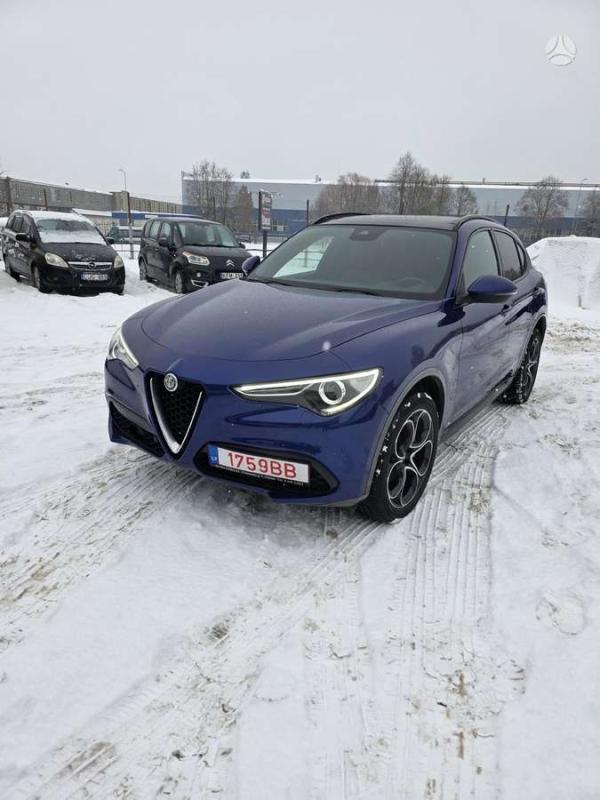 Zils Alfa Romeo Stelvio 2023 Alīta, ar dzinēja tilpumu 2.00 L un nobraukumu 13 tūkst. km par 30999 €, foto 1 vietnē AUTOMOTO.COM.LV