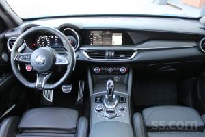 Blue Alfa Romeo Stelvio 2024 in Riga, with an engine capacity of 2.90 L and mileage of 40 thousand km for 68580 €, photo 19 on AUTOMOTO.COM.LV
