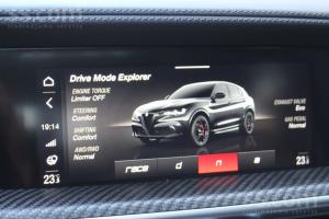 Blue Alfa Romeo Stelvio 2024 in Riga, with an engine capacity of 2.90 L and mileage of 40 thousand km for 68580 €, photo 24 on AUTOMOTO.COM.LV