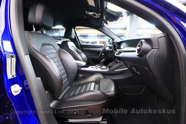 Zils Alfa Romeo Stelvio 2021 Tallina, ar dzinēja tilpumu 2.10 L un nobraukumu 157 tūkst. km par 22995 €, foto 11 vietnē AUTOMOTO.COM.LV