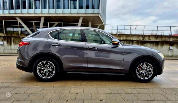 Brown Alfa Romeo Stelvio 2018 in Vilnius, with an engine capacity of 2.14 L and mileage of 167 thousand km for 13800 €, photo 8 on AUTOMOTO.COM.LV