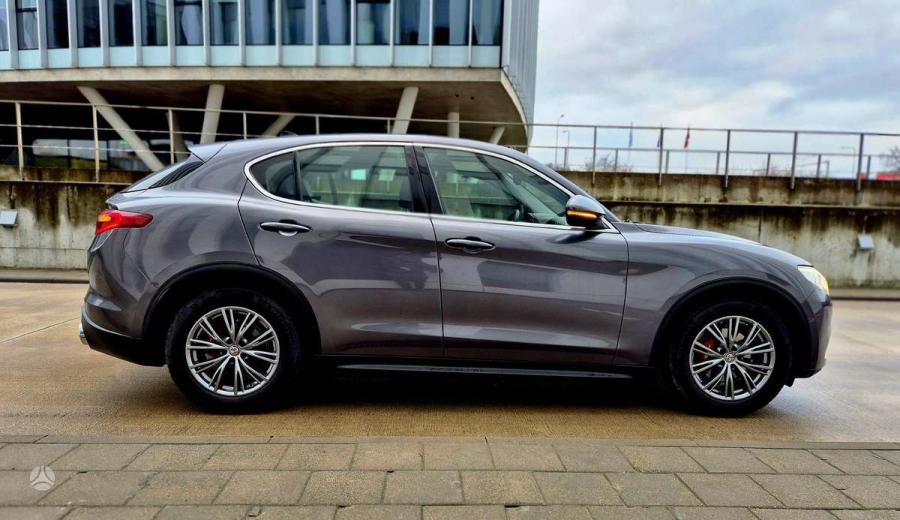 Brūns Alfa Romeo Stelvio 2018 Viļņa, ar dzinēja tilpumu 2.14 L un nobraukumu 167 tūkst. km par 13800 €, foto 8 vietnē AUTOMOTO.COM.LV