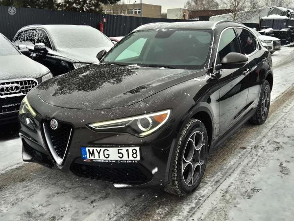 Brown Alfa Romeo Stelvio 2018 in Vilnius, with an engine capacity of 2.00 L and mileage of 147 thousand km for 16999 €, photo 2 on AUTOMOTO.COM.LV