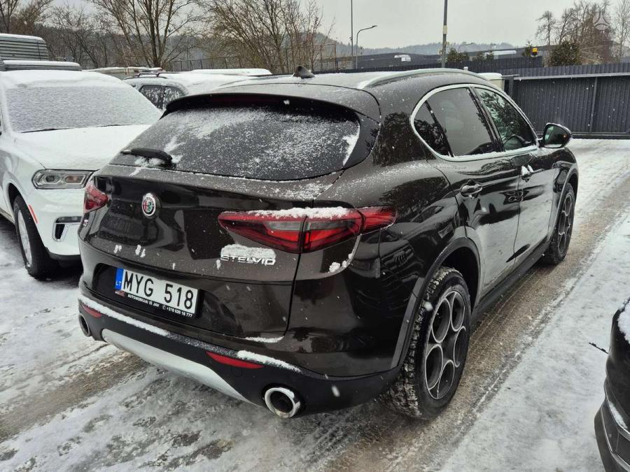 Brūns Alfa Romeo Stelvio 2018 Viļņa, ar dzinēja tilpumu 2.00 L un nobraukumu 147 tūkst. km par 16999 €, foto 5 vietnē AUTOMOTO.COM.LV