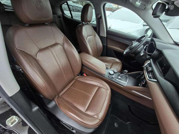 Brūns Alfa Romeo Stelvio 2018 Viļņa, ar dzinēja tilpumu 2.00 L un nobraukumu 147 tūkst. km par 16999 €, foto 11 vietnē AUTOMOTO.COM.LV