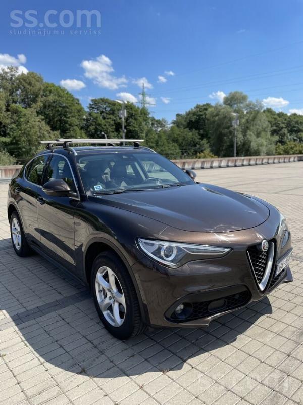 Brown Alfa Romeo Stelvio 2018 in Riga, with an engine capacity of 2.20 L and mileage of 195 thousand km for 16500 €, photo 5 on AUTOMOTO.COM.LV